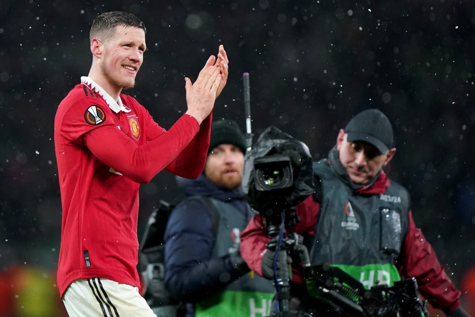 Manchester United bounce back with comfortable victory over Real Betis ...