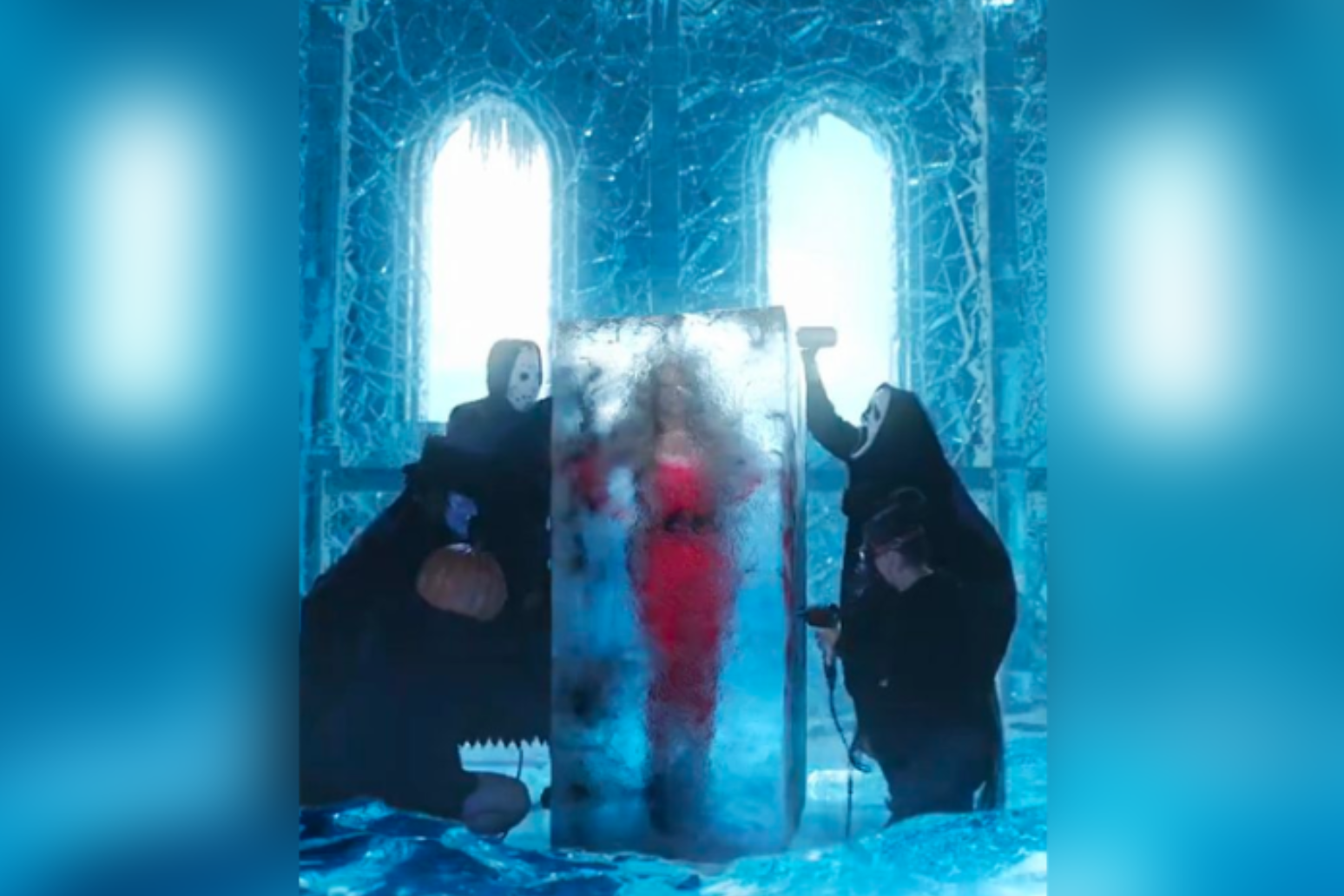 Mariah Carey is defrosted as she marks start of Christmas season ...