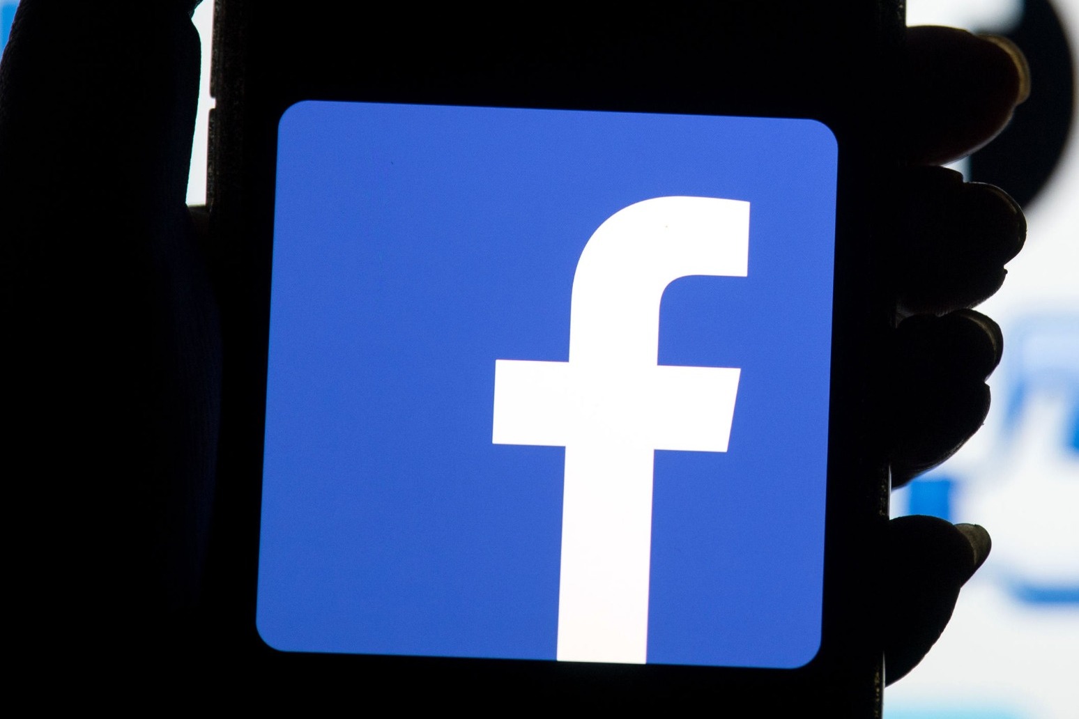 Facebook promises to create 1,000 jobs in the UK by the end of 2020 ...