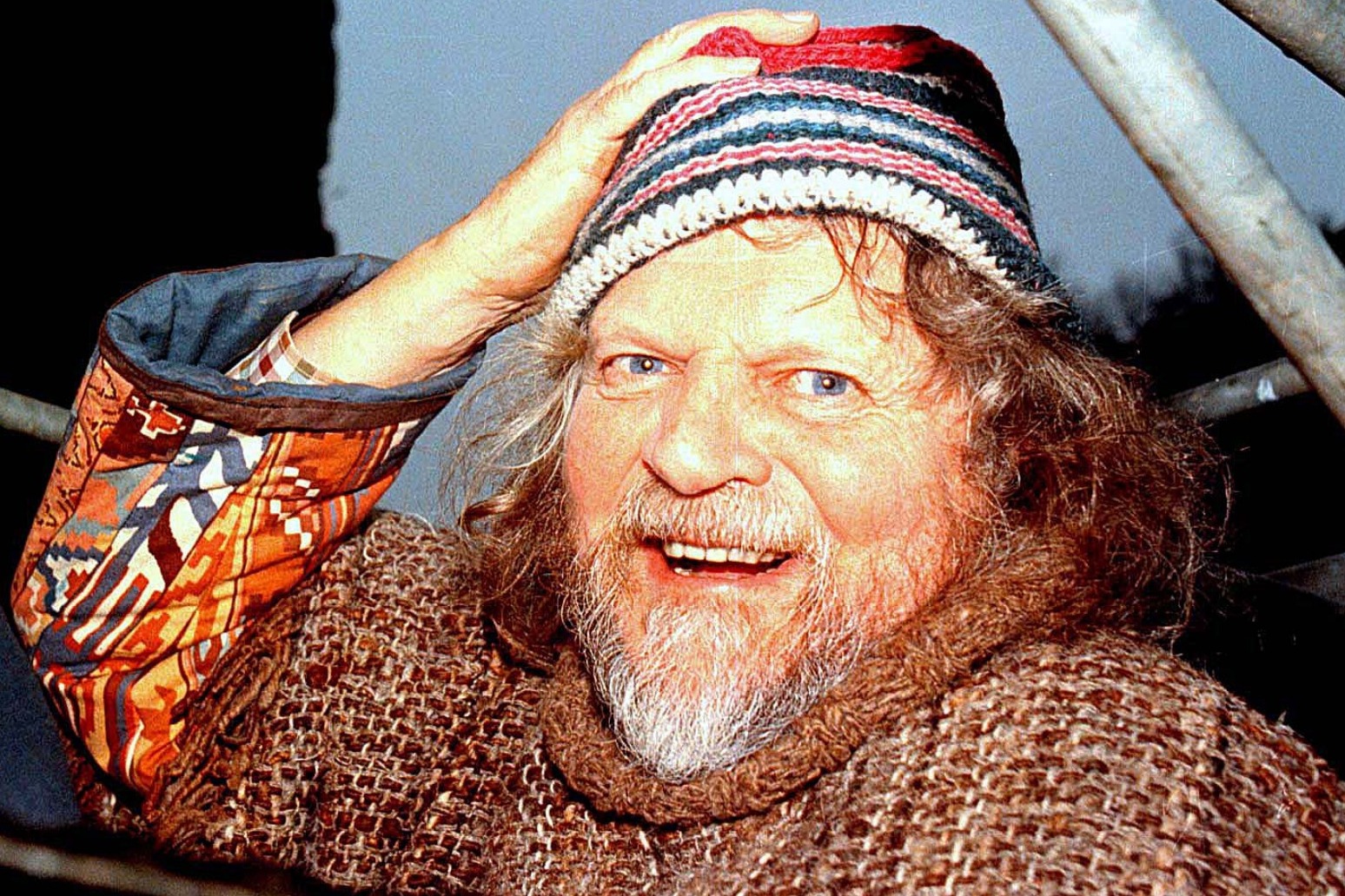 Lord Bath of Longleat dies after virus diagnosis. | Radio NewsHub