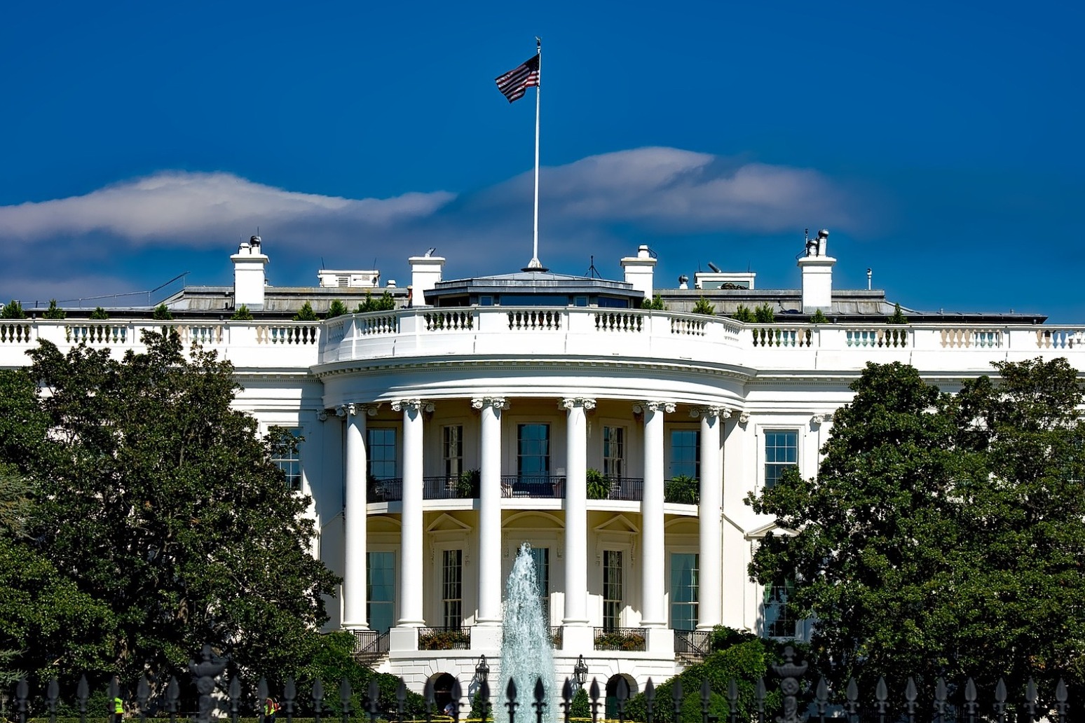 BILLIONAIRE BLOOMBERG PLOTS WHITE HOUSE BID | Radio NewsHub